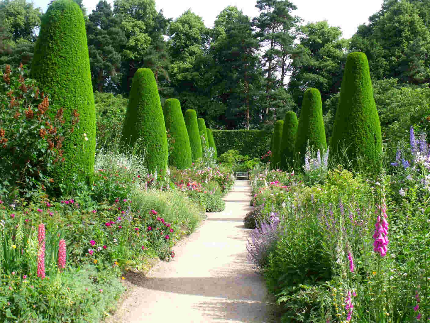 May – Lordship Farm Garden